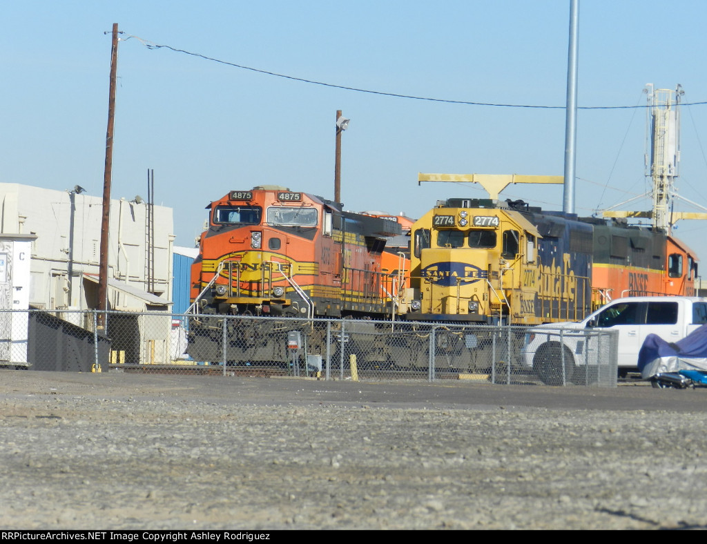 BNSF 4875